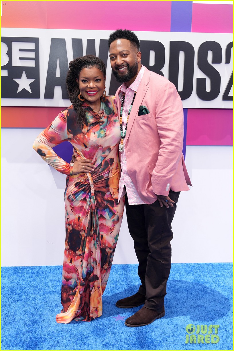 Yvette Nicole Brown Marries Beau Anthony Davis, Wedding Details ...