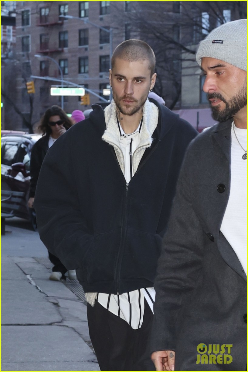 Justin & Hailey Bieber Step Out Separately in NYC After Shutting Down ...