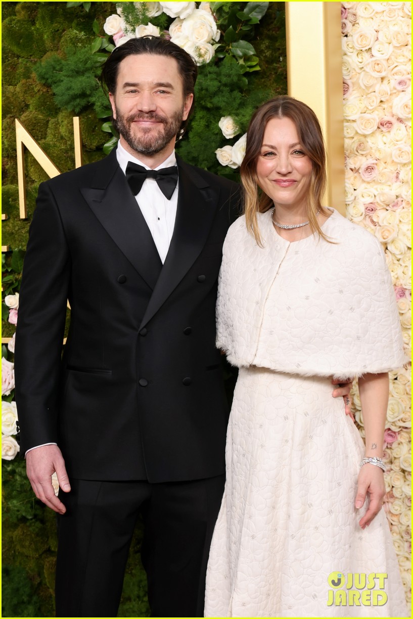 Rachel Brosnahan, Kaley Cuoco, & Sarah Paulson Step Out in Style for ...