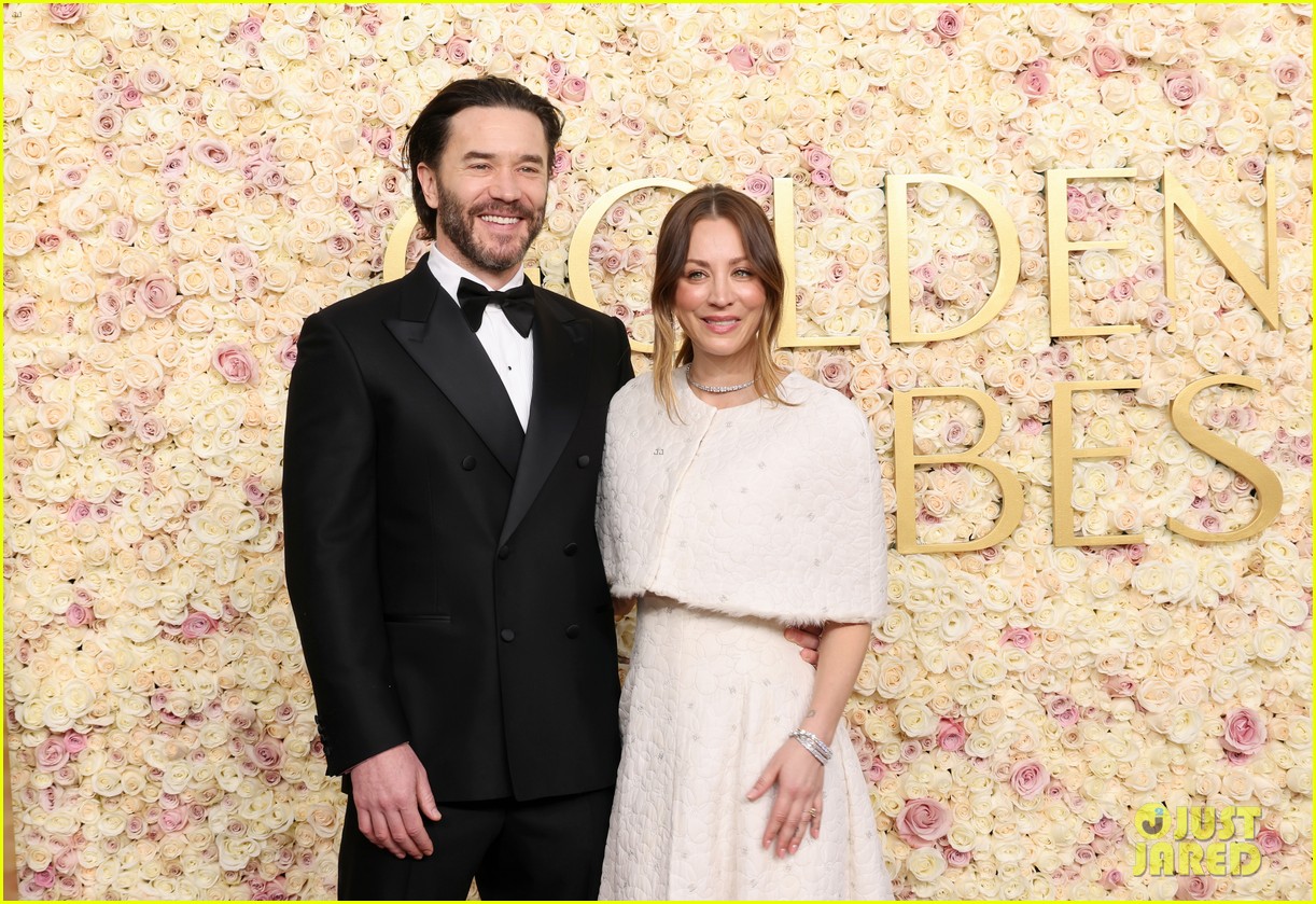 Rachel Brosnahan, Kaley Cuoco, & Sarah Paulson Step Out in Style for ...