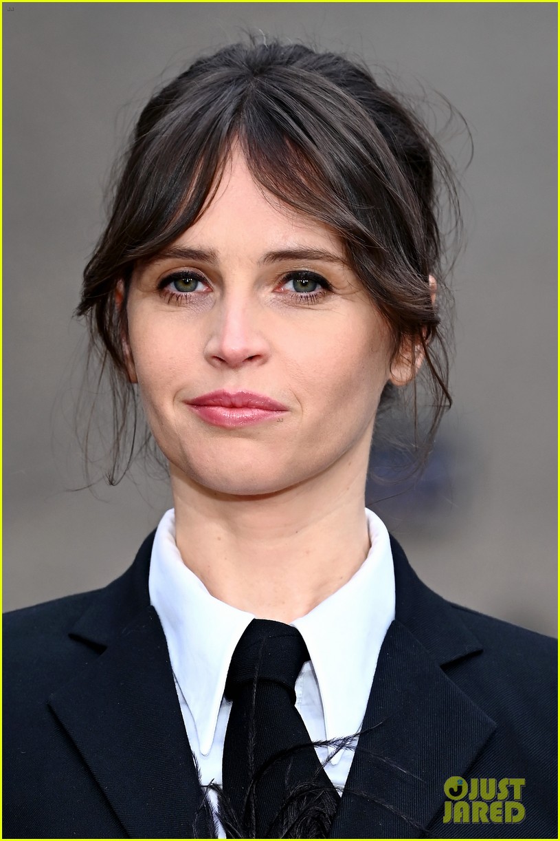 Joe Alwyn Does 'The Brutalist' Press in NYC While Cast Attends UK Premiere: Photo 5114870 ...