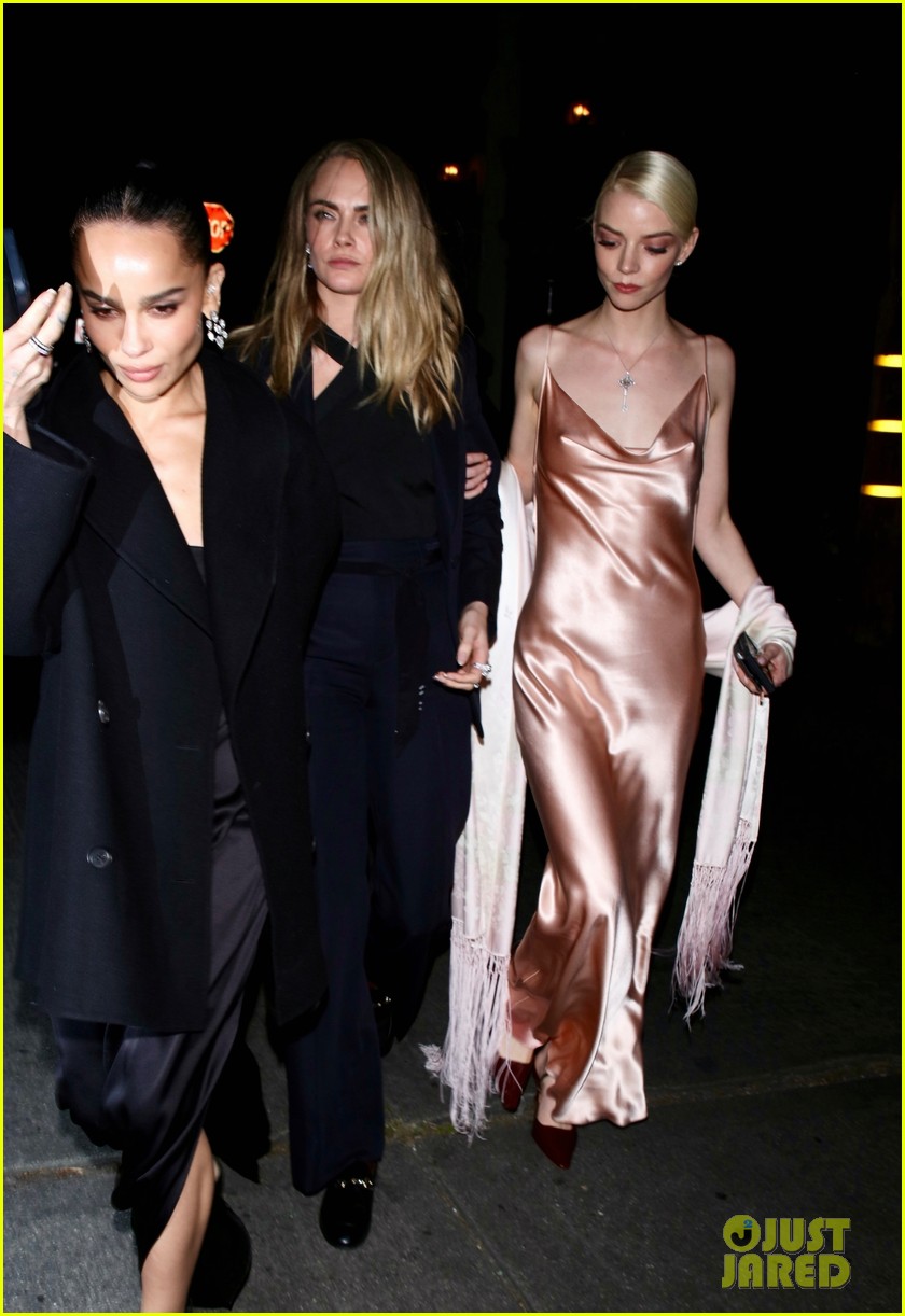 Zoe Kravitz, Cara Delevingne, & Anya Taylor-Joy Hit Up Golden Globes After-Parties Together ...