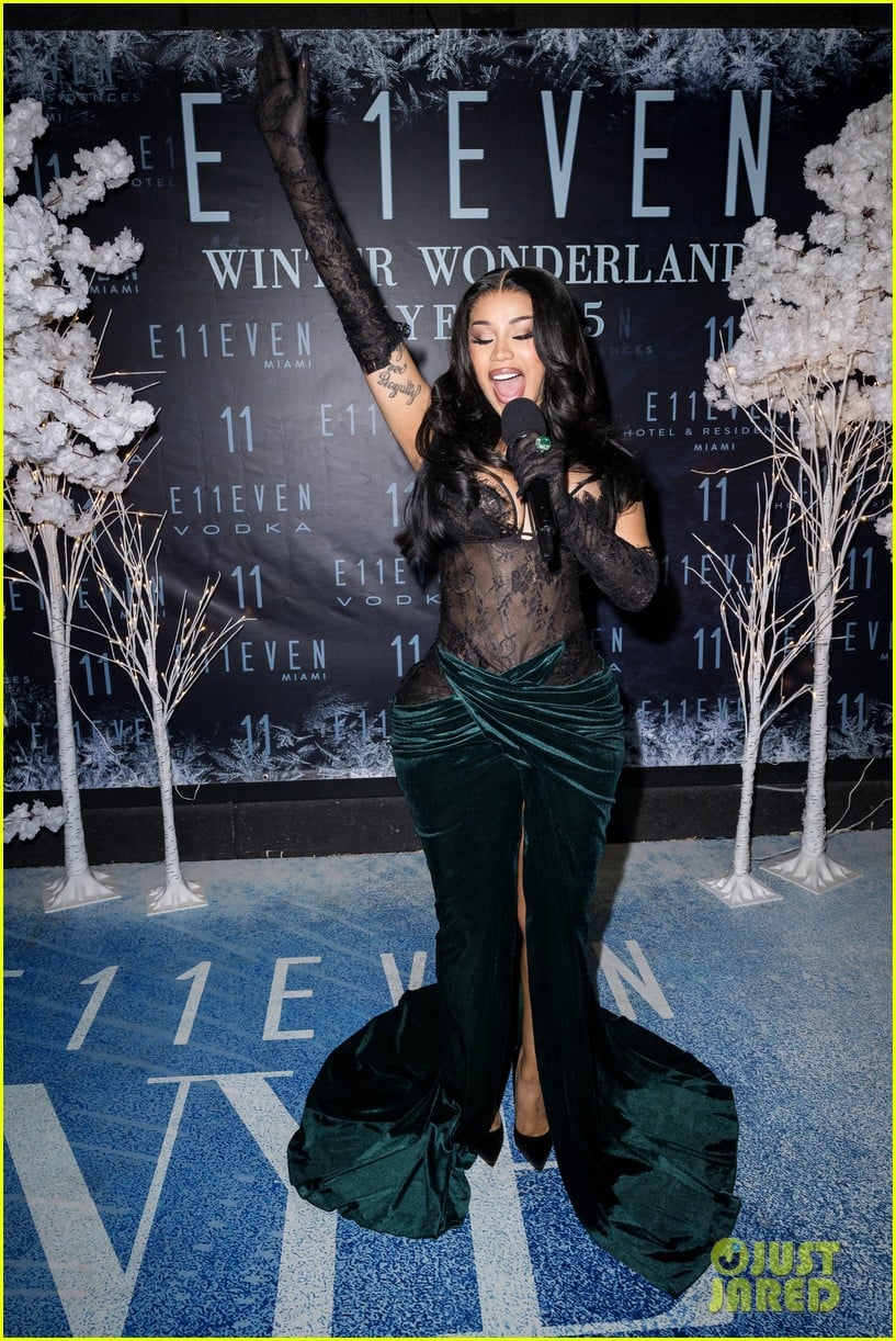 Cardi B Performs in Miami on New Year's Eve!: Photo 5111683 | Photos ...