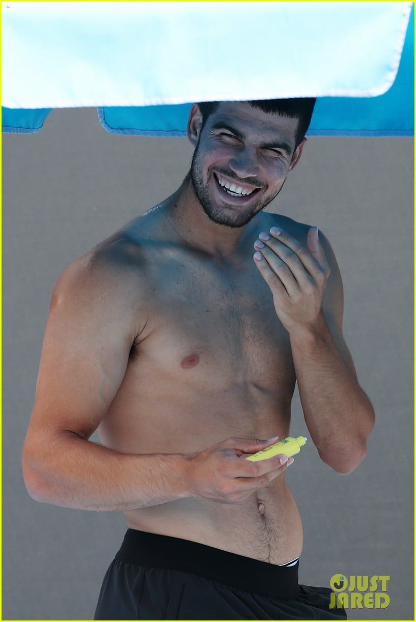 Carlos Alcaraz Shows Off Toned Shirtless Torso During Australian Open ...