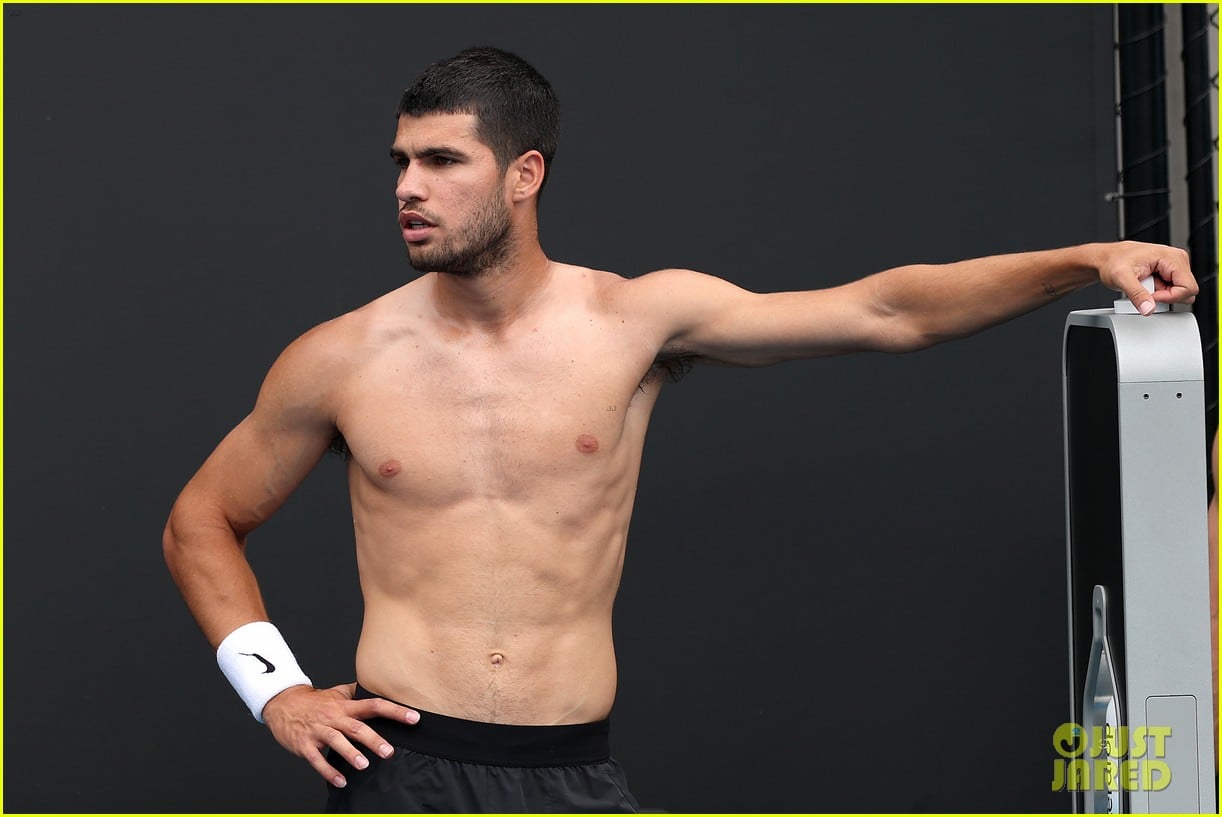 Carlos Alcaraz Shows Off Toned Shirtless Torso During Australian Open 2025 Practice Session ...