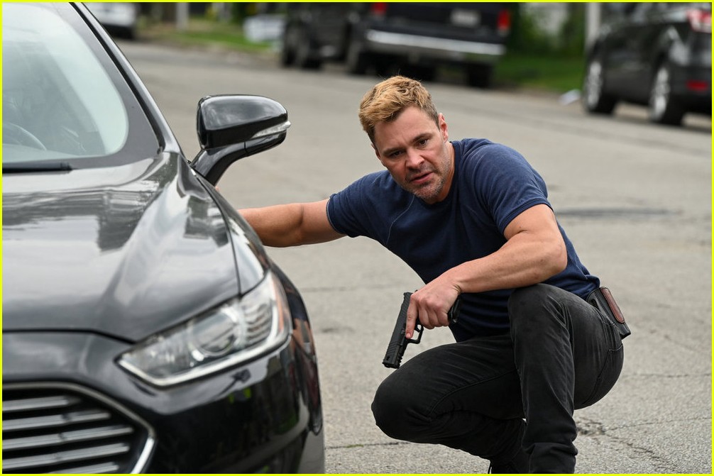 Chicago PD's Patrick John Flueger Reveals When Ruzek & Burgess' Wedding ...