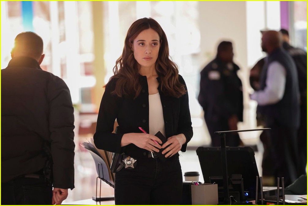 Chicago PD's Patrick John Flueger Reveals When Ruzek & Burgess' Wedding ...