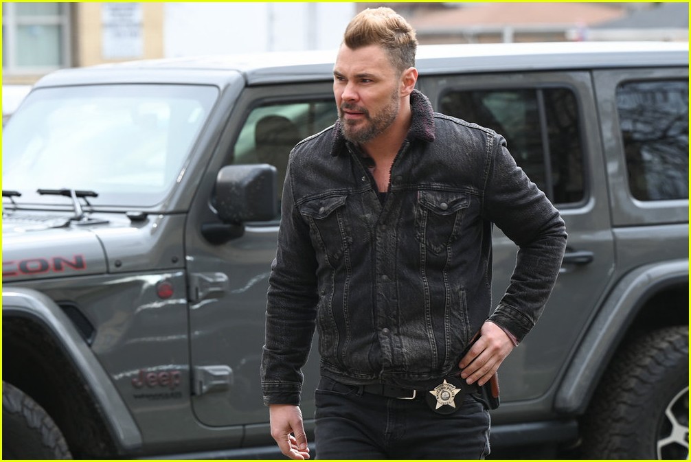 Chicago PD's Patrick John Flueger Reveals When Ruzek & Burgess' Wedding ...