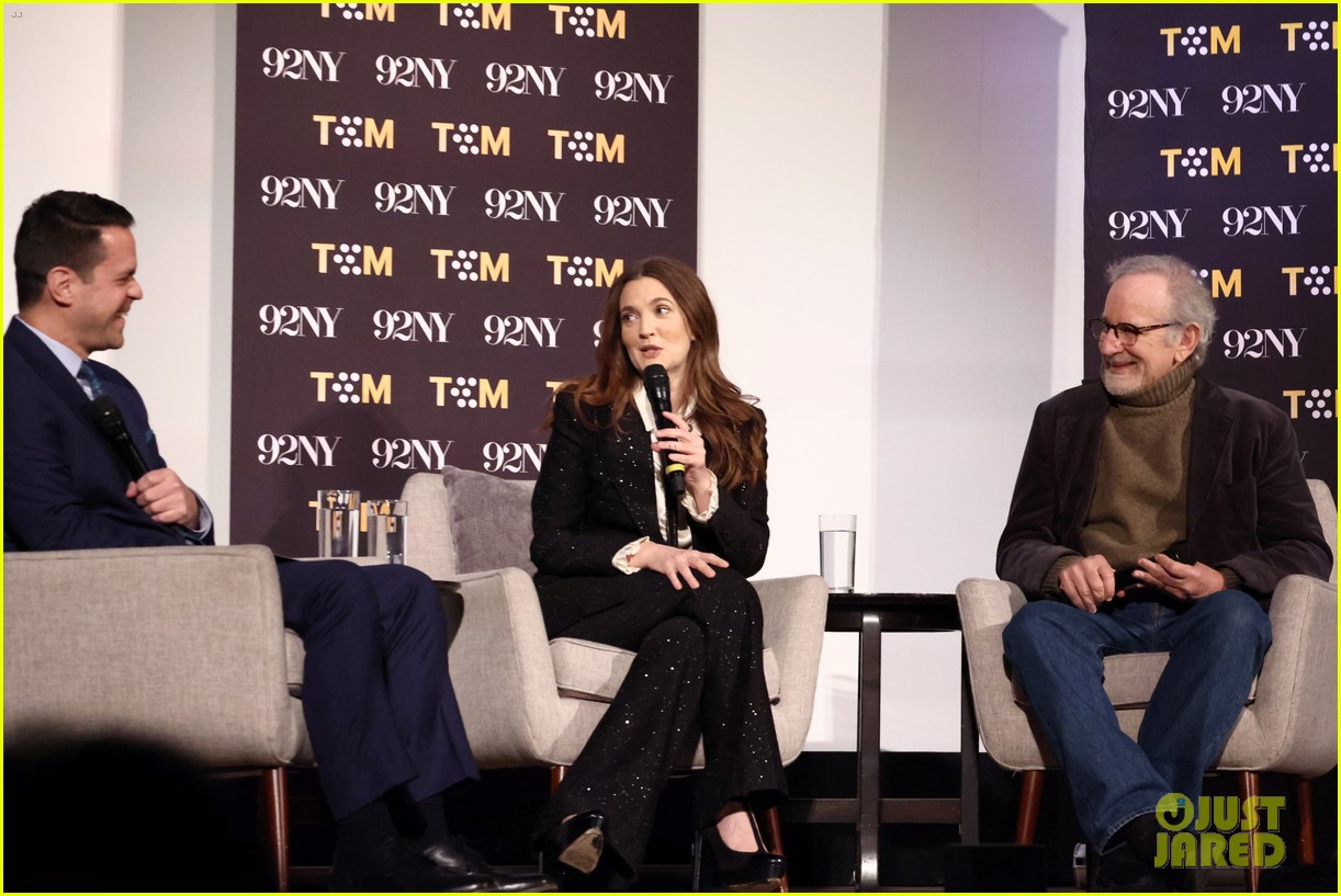 Drew Barrymore & 'E.T.' Director Steven Spielberg Reunite, Discuss How ...