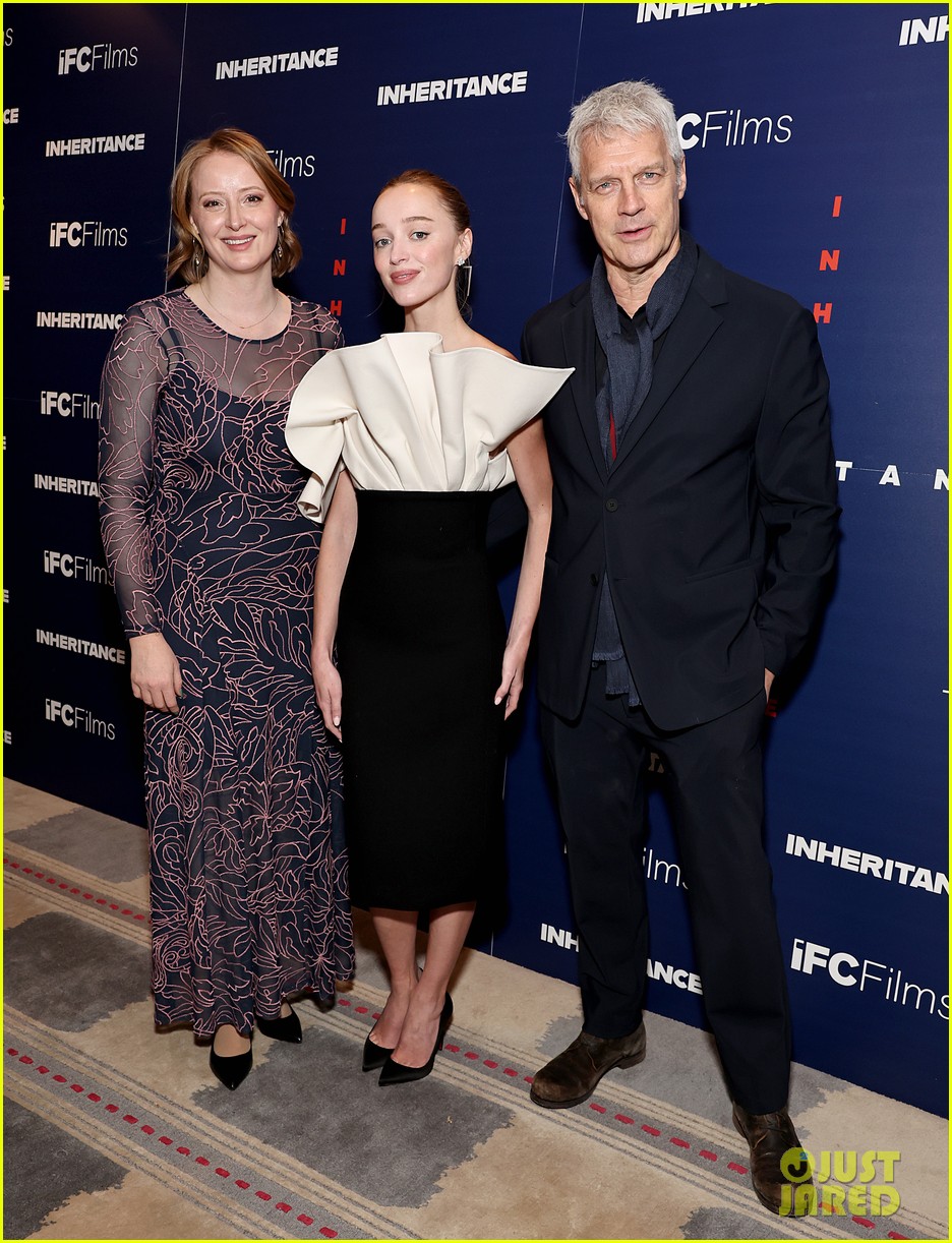 Photo: phoebe dynevor inheritance nyc premiere 03 | Photo 5115176 ...