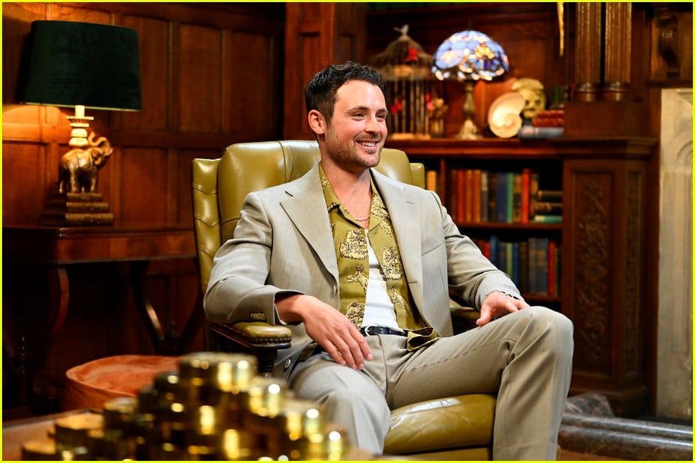 Zac Efron's Acting Abilities Debated on 'The Traitors' Amid His Brother ...