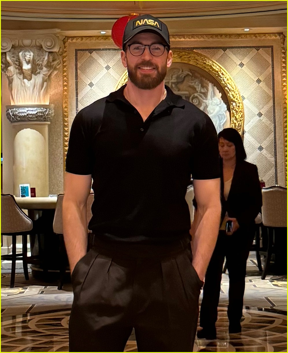All About Chris Evans' Vegas Trip for His Dad's Birthday!: Photo 5119203 | Chris Evans Photos ...