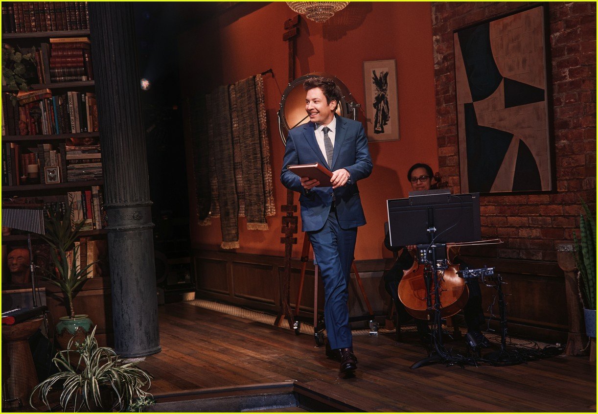 Jimmy Fallon Makes Broadway Debut in 'All In' Play - Photos Revealed ...