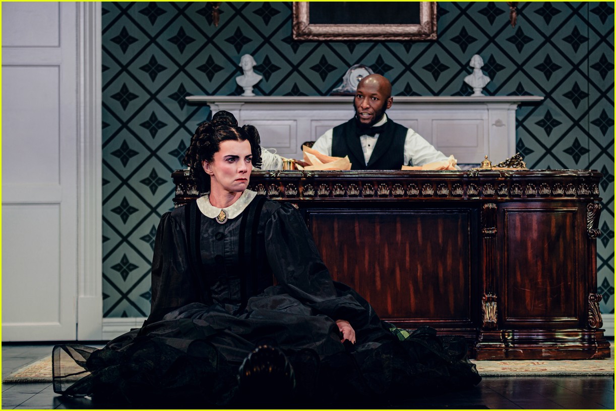 Betty Gilpin Kicks Off Broadway Run in 'Oh, Mary!' - See First Look ...