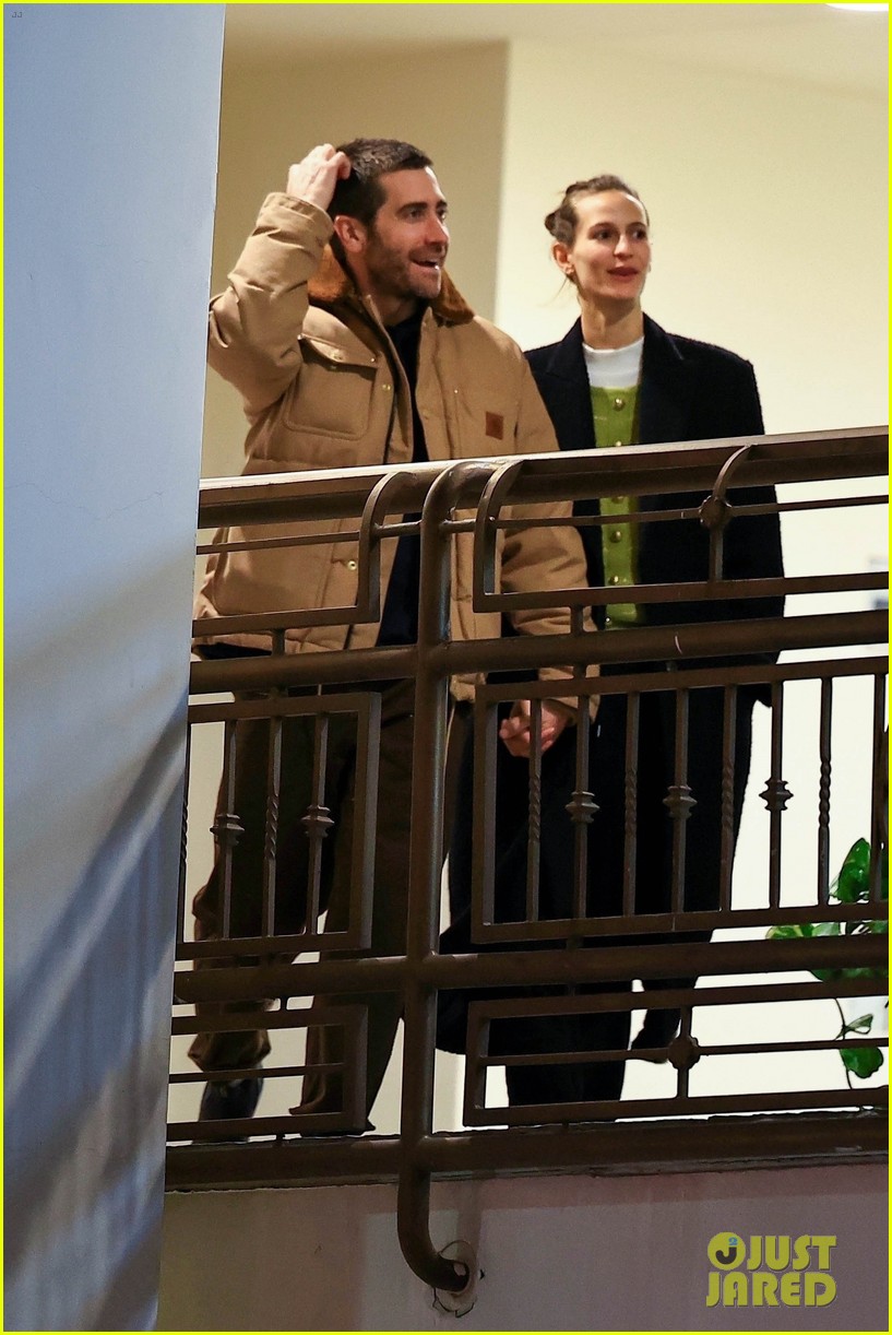 Jake Gyllenhaal & Girlfriend Jeanne Cadieu Step Out for Date Night at ...