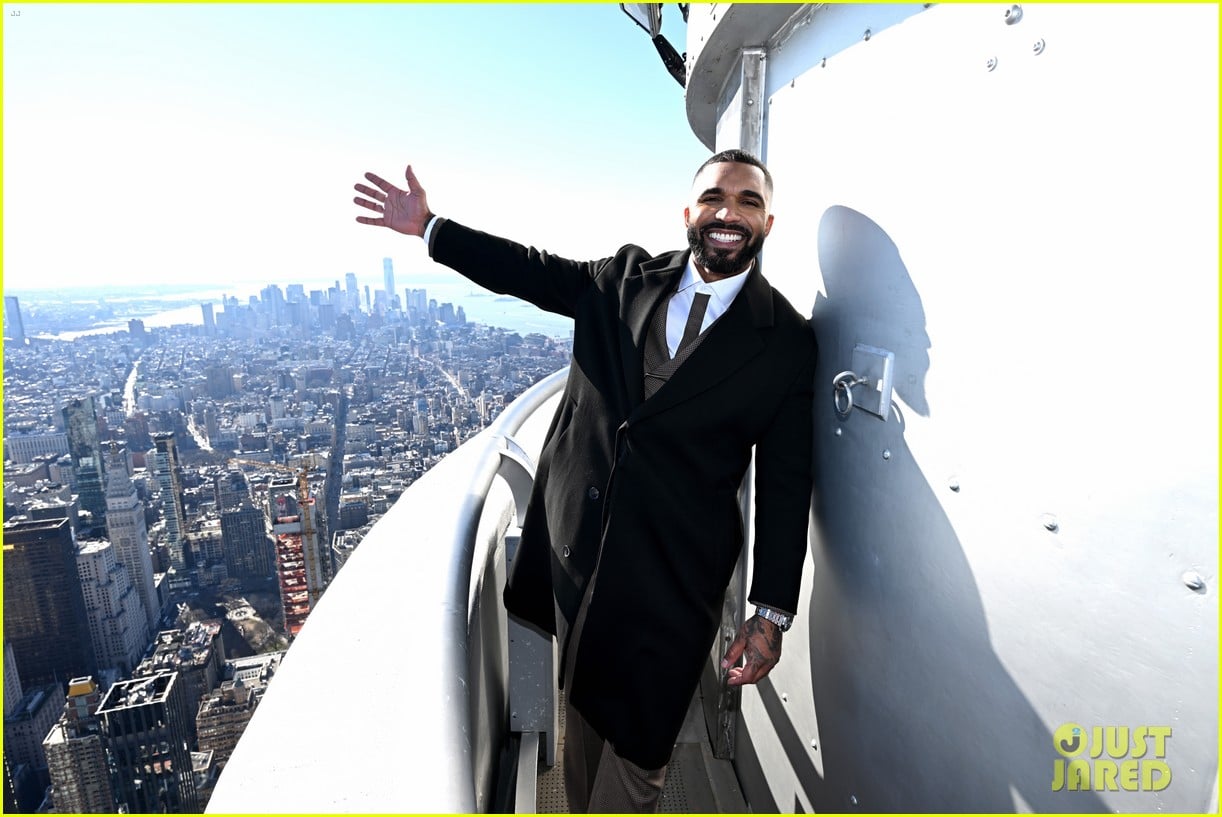 Photo: meagan good grace byers more harlem stars visit empire state ...