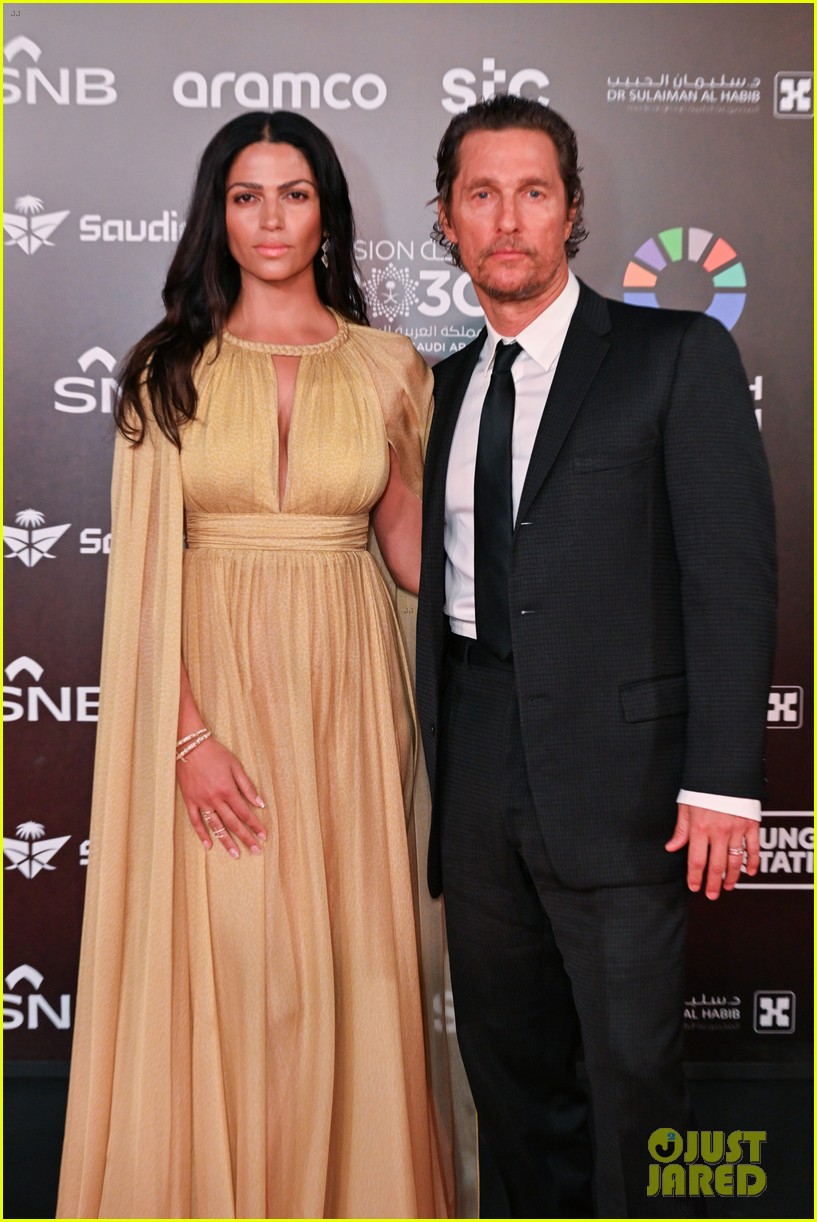 Matthew McConaughey & Wife Camila Couple Up for Anthony Hopkins' 'Life ...