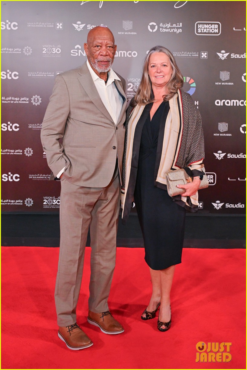 Matthew McConaughey & Wife Camila Couple Up for Anthony Hopkins' 'Life ...