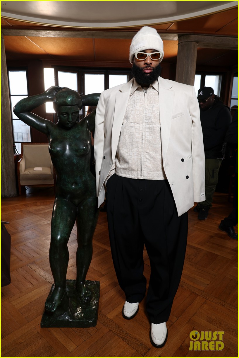 Tyla Shows Off Major Skin at Jacquemus Fashion Show in Paris: Photo ...