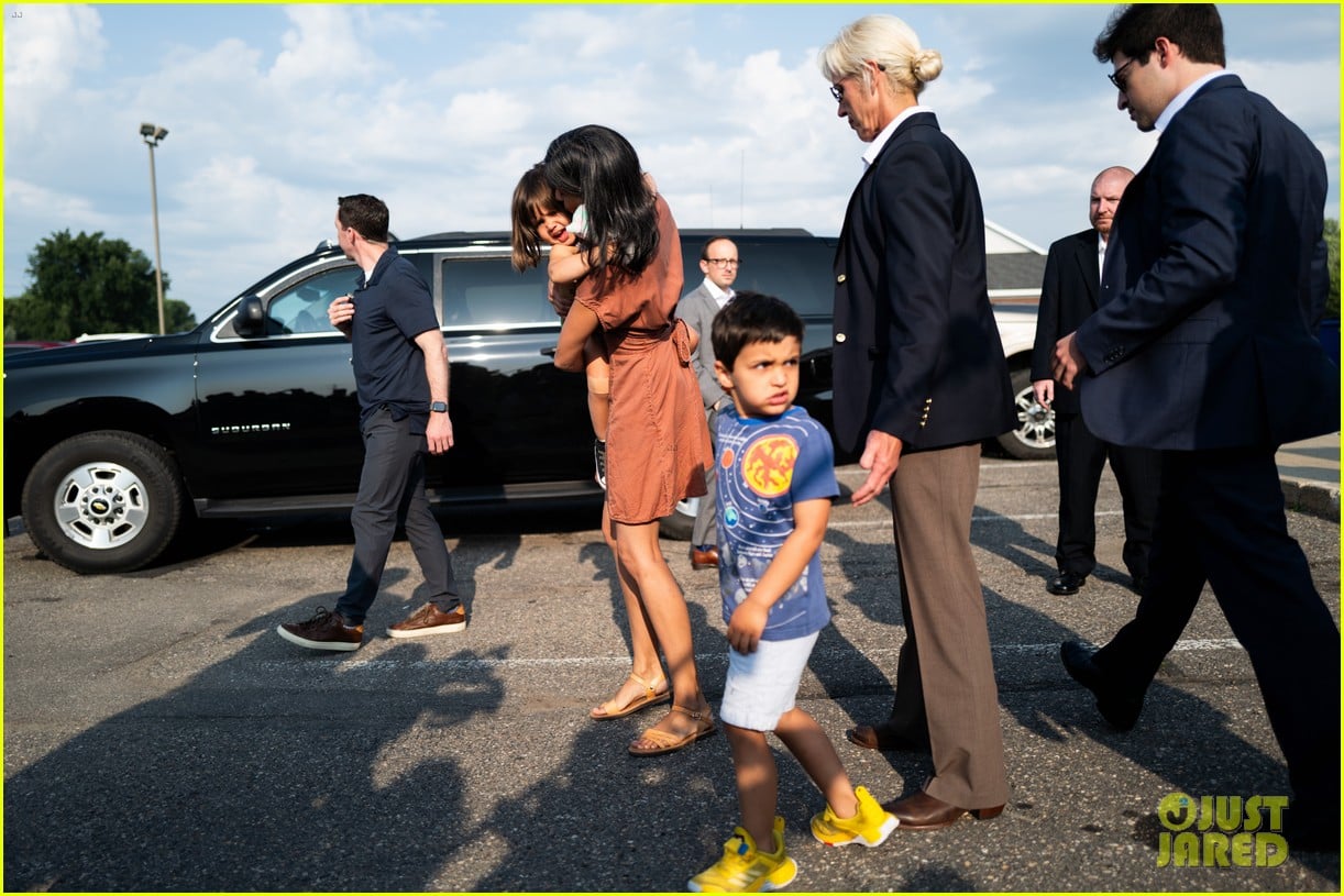 Who Is J.D. Vance's Wife? Meet Usha Vance & Their Kids!: Photo 5115991 ...