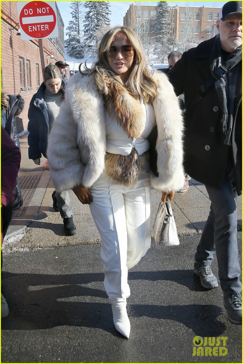 Jennifer Lopez Wears Spider Web Dress to 'Kiss of the Spider Woman ...