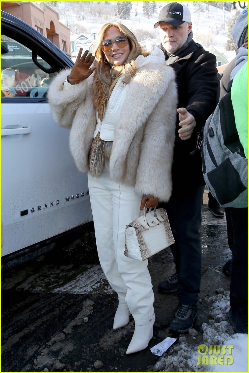 Jennifer Lopez Wears Spider Web Dress to 'Kiss of the Spider Woman ...