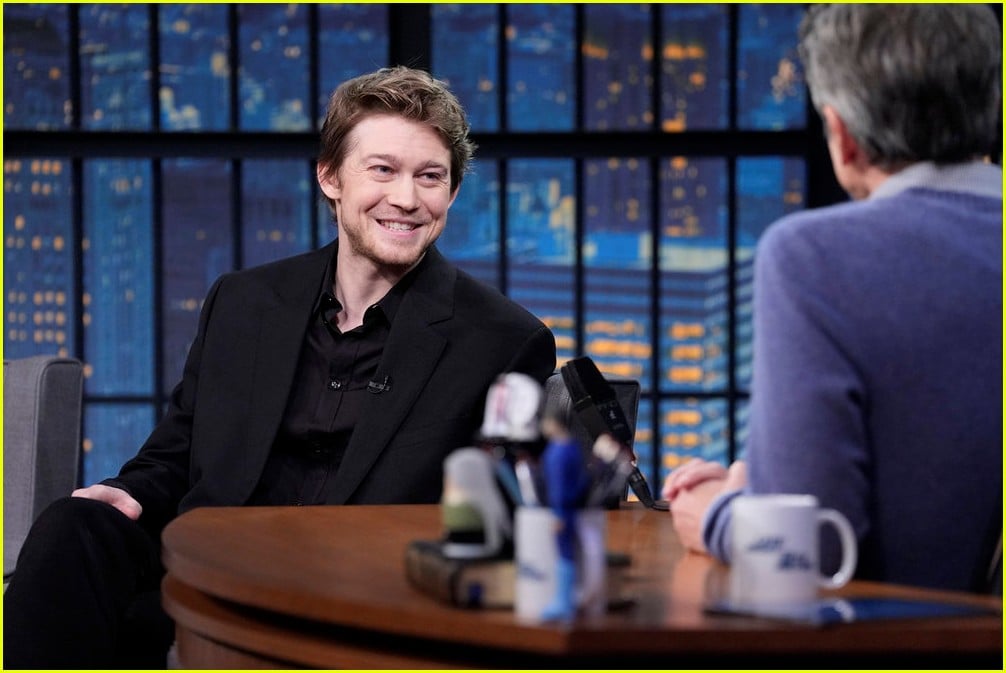 Joe Alwyn Makes Late Night Talk Show Debut On 'Late Night With Seth ...