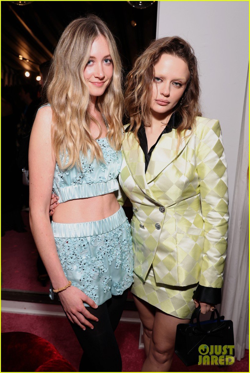 Joey King Explains Why She Bleached Her Eyebrows: 'I Know I Look Weird ...