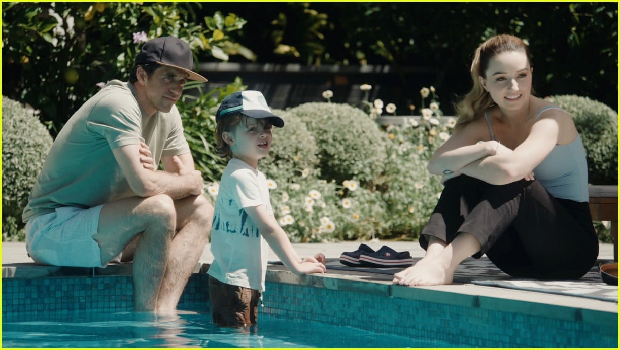 Netflix Drops Official Trailer for Kaitlyn Dever's Con Artist Series ...