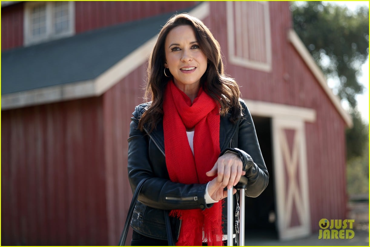 Hallmark Queen Lacey Chabert Spoofs Rom-Com Movies in New Philosophy ...