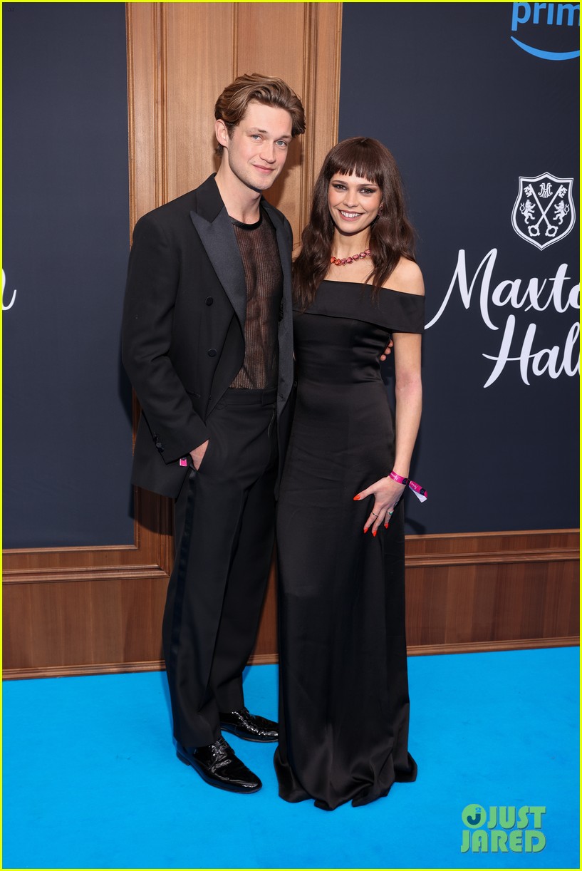 Maxton Hall's Harriet Herbig-Matten Reacts to Damian Hardung Dating ...