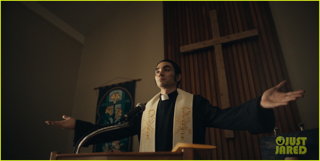 'The Monkey' Trailer: Theo James Stars in New Comedy Horror Movie Based on Stephen King's Short ...