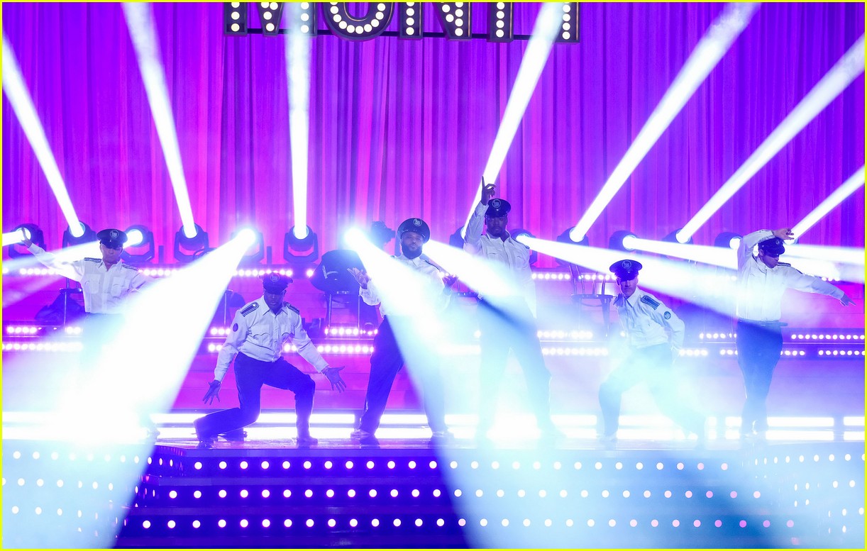 'The Real Full Monty' Cast Revealed: These 6 Male Celebs Are Stripping ...