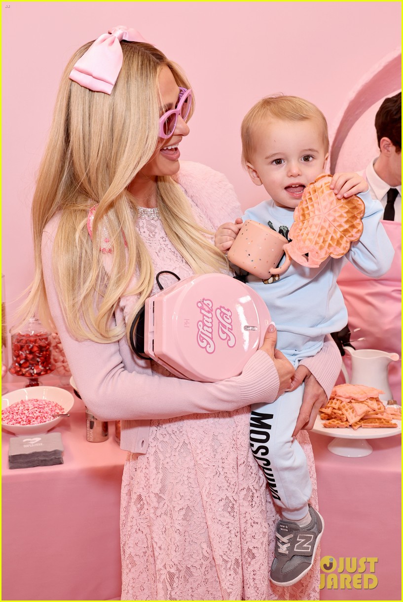 Paris Hilton & Nicky Hilton Bring Their Kids to Young Hearts Friends ...