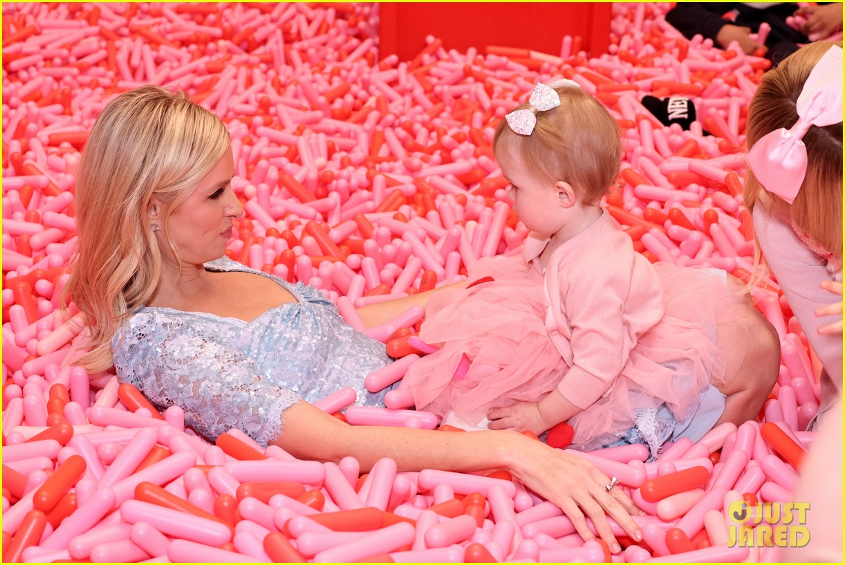 Paris Hilton & Nicky Hilton Bring Their Kids to Young Hearts Friends ...