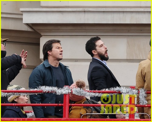 Kit Harington Attacks Mark Wahlberg & Michelle Monaghan at Knifepoint ...