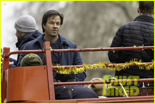 Kit Harington Attacks Mark Wahlberg & Michelle Monaghan at Knifepoint ...