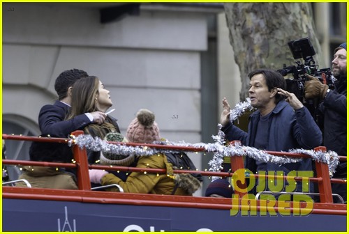 Kit Harington Attacks Mark Wahlberg & Michelle Monaghan at Knifepoint ...