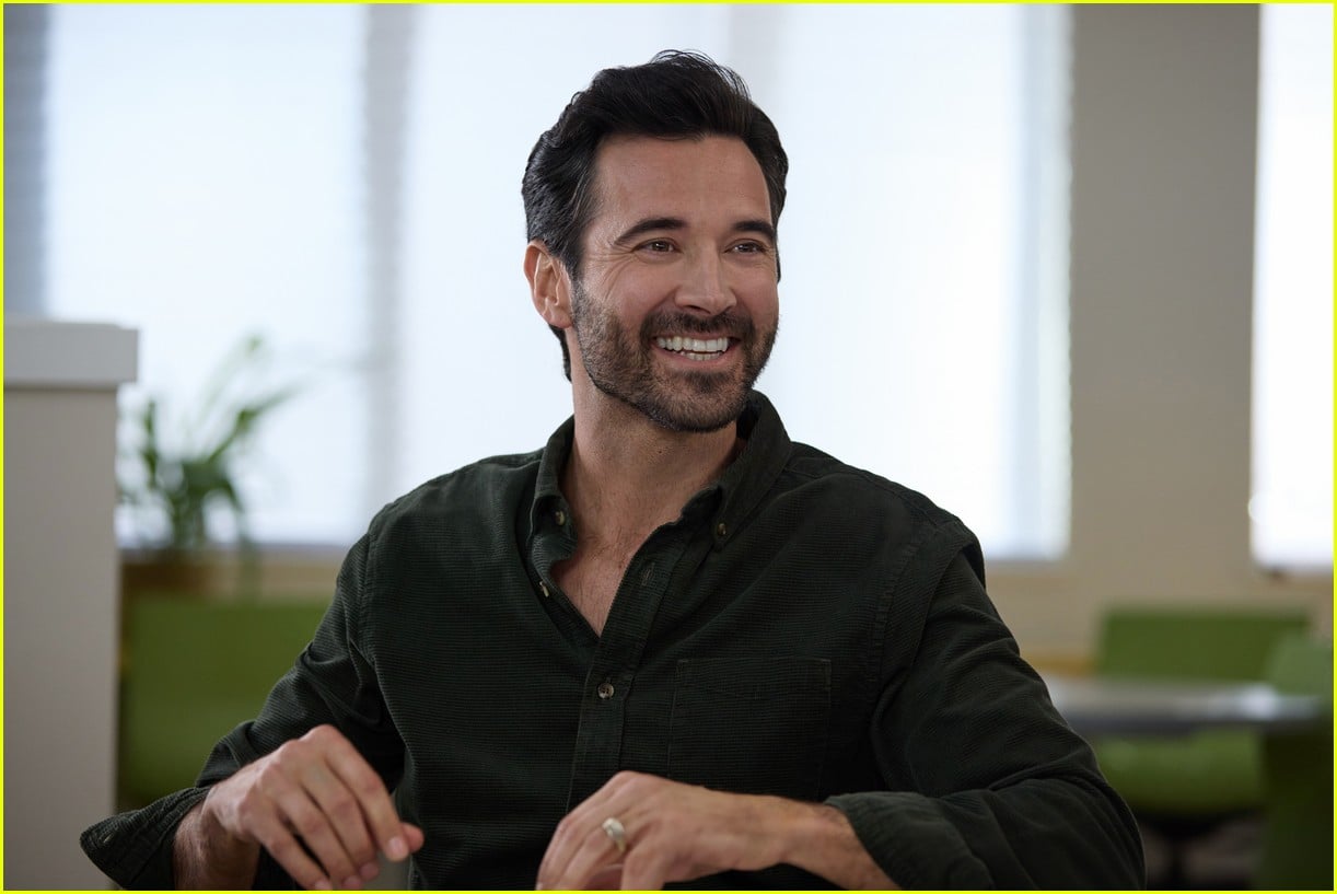 Rachael Leigh Cook's Next Hallmark Movie Revealed: 'Sisterhood, Inc ...