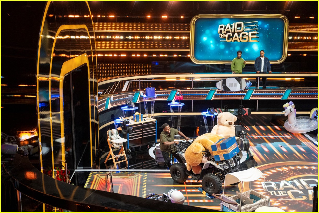 'Raid the Cage' Season 2 - CBS TV Show Hosts, Cast & How to Watch Online: Photo 5113631 | Photos ...