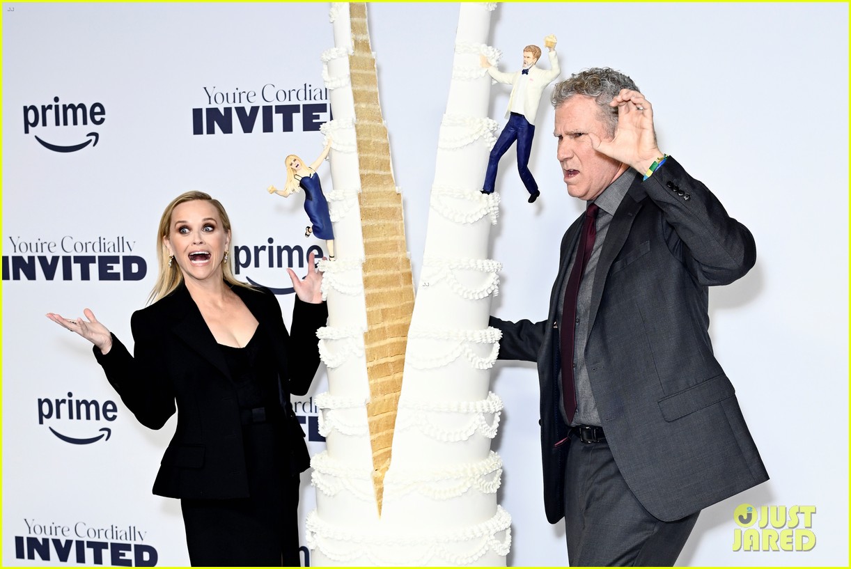 Reese Witherspoon & Will Ferrell Pose With a Uniquely Broken Wedding ...