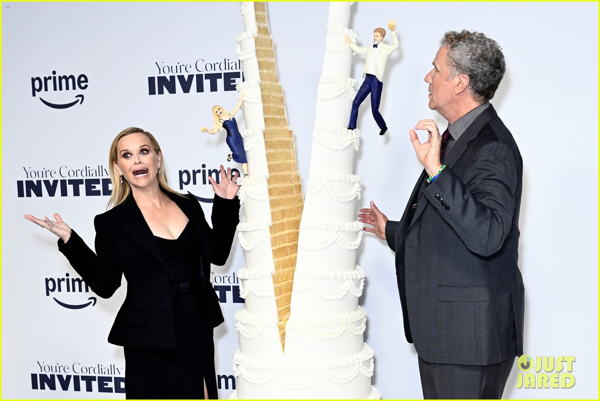 Reese Witherspoon & Will Ferrell Pose With a Uniquely Broken Wedding ...
