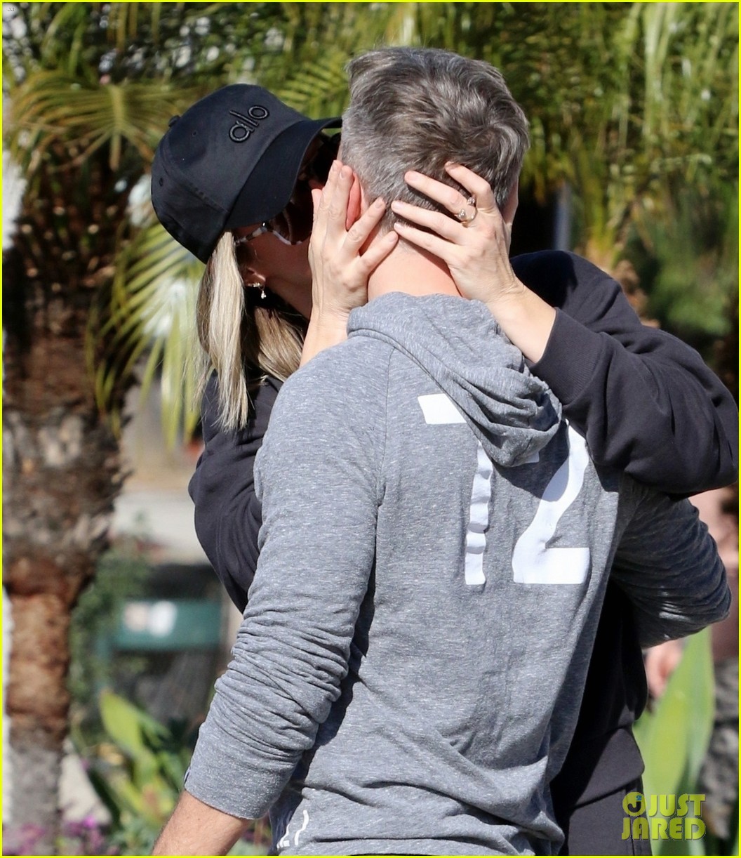 Kelly Rizzo & Boyfriend Breckin Meyer Share Laugh & Steamy Kisses During Day Out in Studio City ...