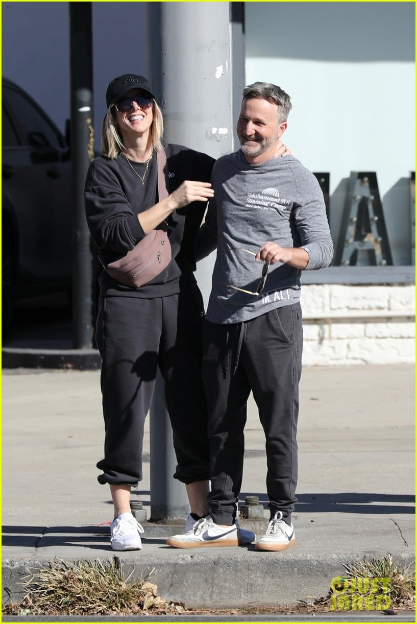 Kelly Rizzo & Boyfriend Breckin Meyer Share Laugh & Steamy Kisses ...