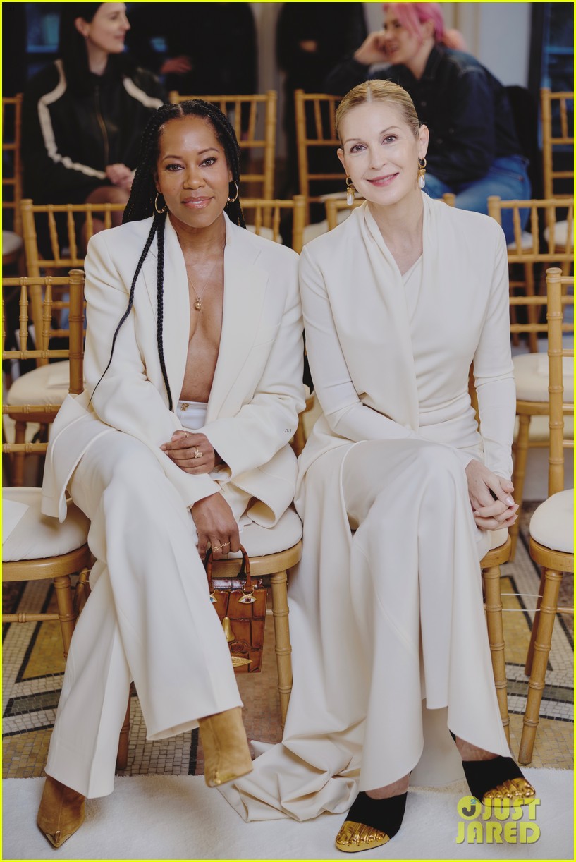 Gabrielle Union Sits Front Row with Regina King & Kelly Rutherford at ...