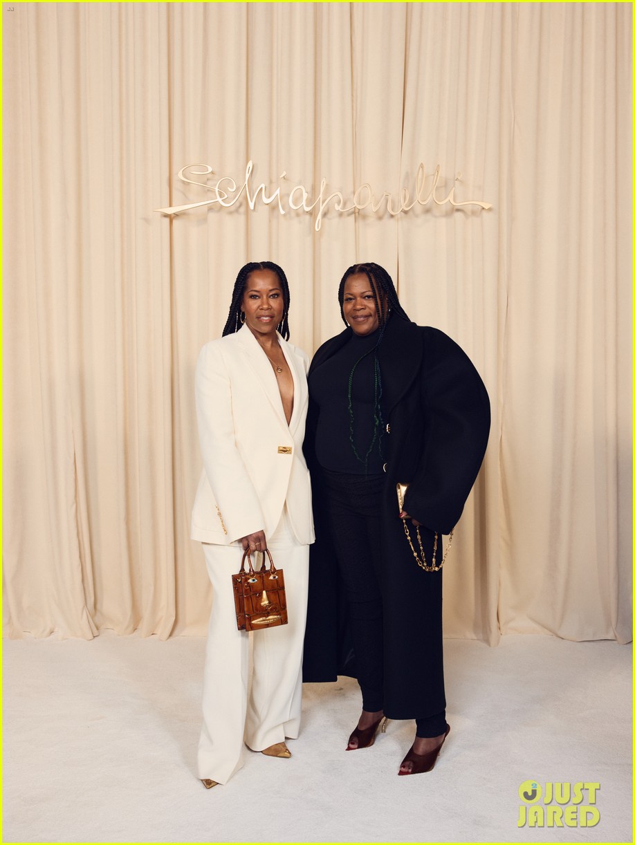 Gabrielle Union Sits Front Row with Regina King & Kelly Rutherford at ...