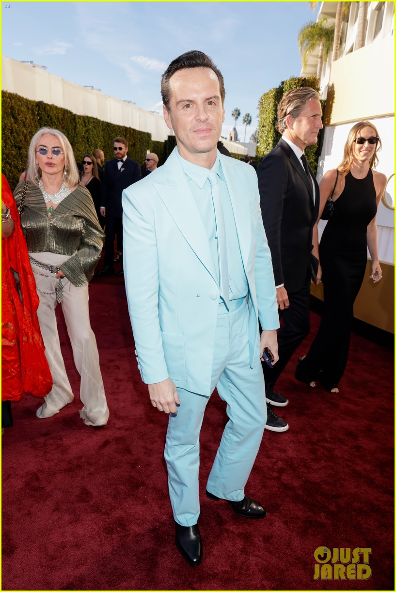 Nominee Andrew Scott Wears a Sharp Vivienne Westwood Suit for Golden ...