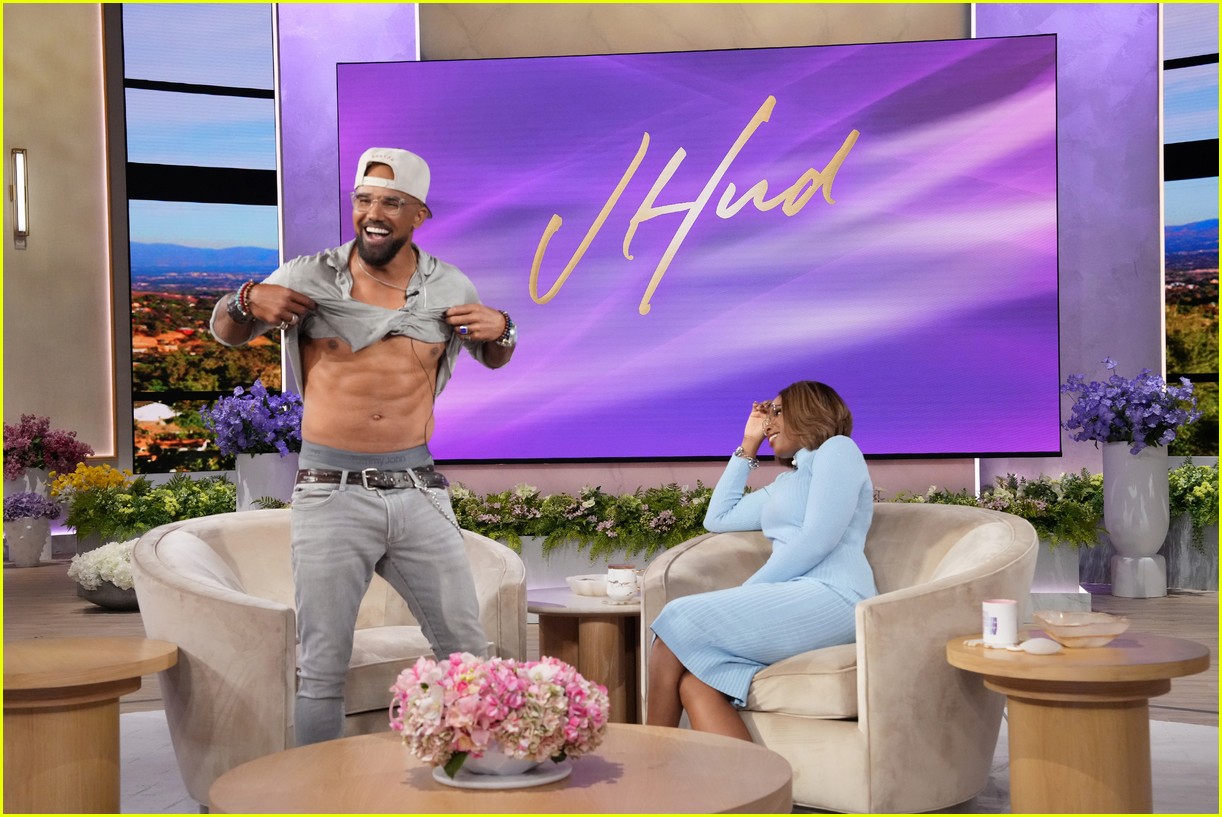 Shemar Moore Flashes His Abs on 'Jennifer Hudson Show,' Credits Fans for Saving 'S.W.A.T.' from ...