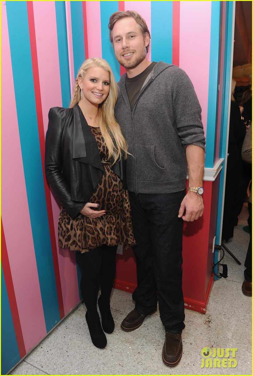Jessica Simpson Splits from Husband Eric Johnson After 10 Years of ...