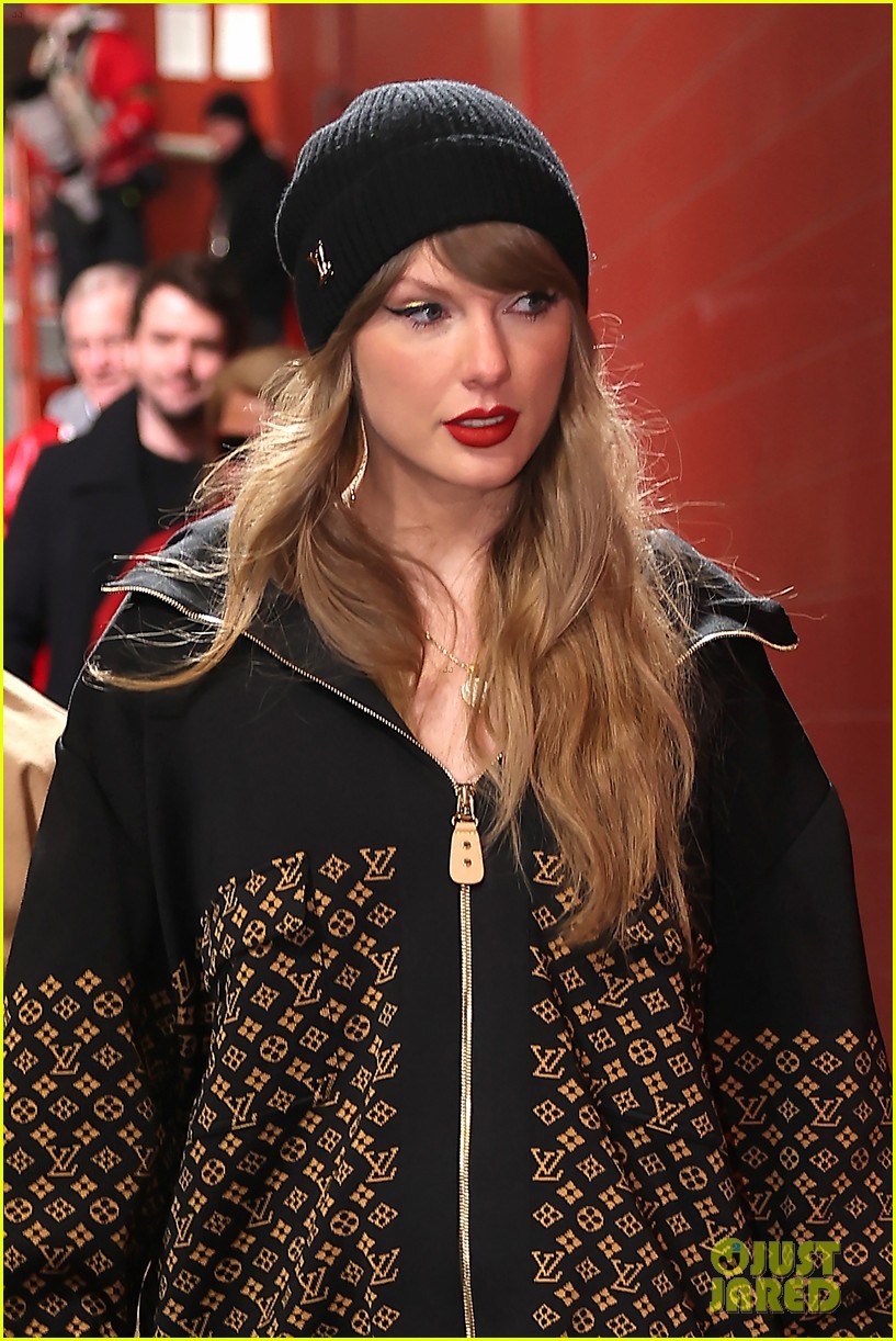 Taylor Swift Arrives for AFC Championship Game 2025!: Photo 5117696 | Taylor Swift Photos | Just ...
